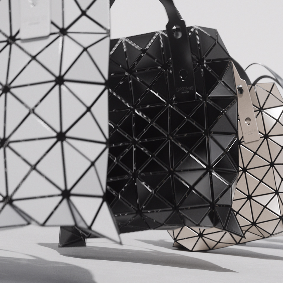 kagami | Works | WOW